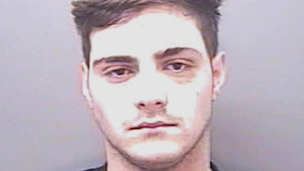 Life sentence for alarm row murderer Louis Fowler - BBC News