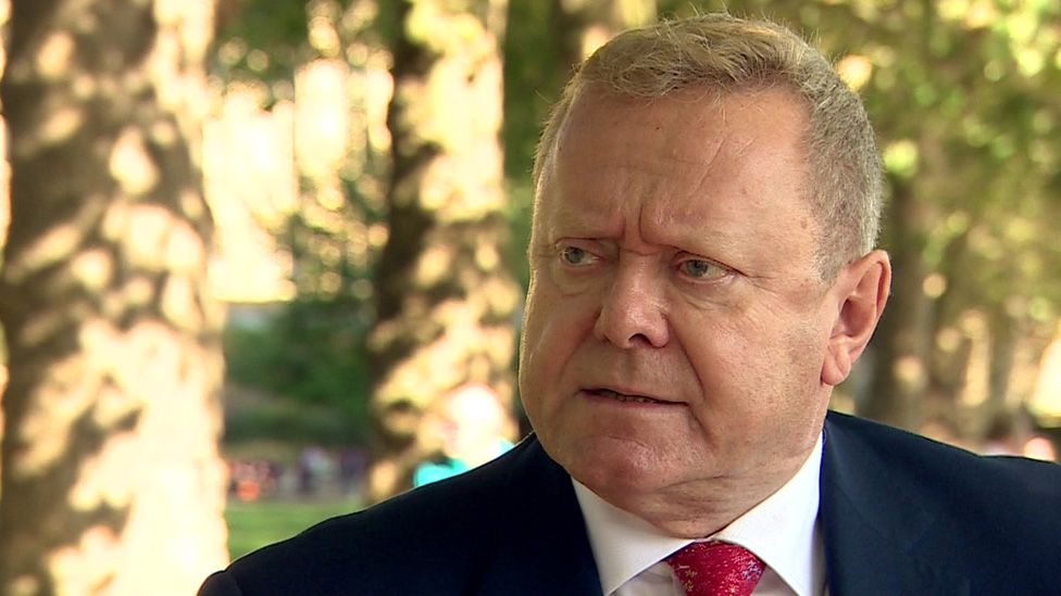 Labour peer regrets 'buy a vote' election rules - BBC News