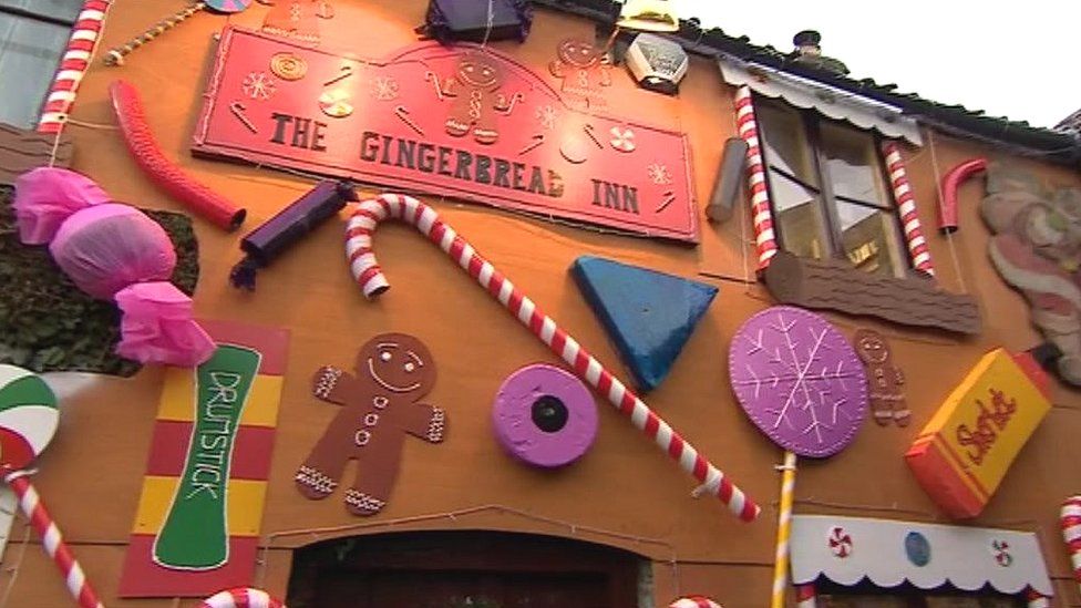 Traditional Somerset pub turned into gingerbread inn for Christmas ...
