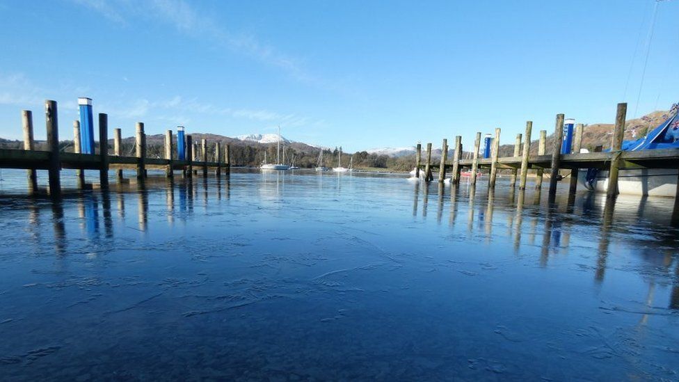 Windermere in the Lake District freezes for the first time since 2009 ...