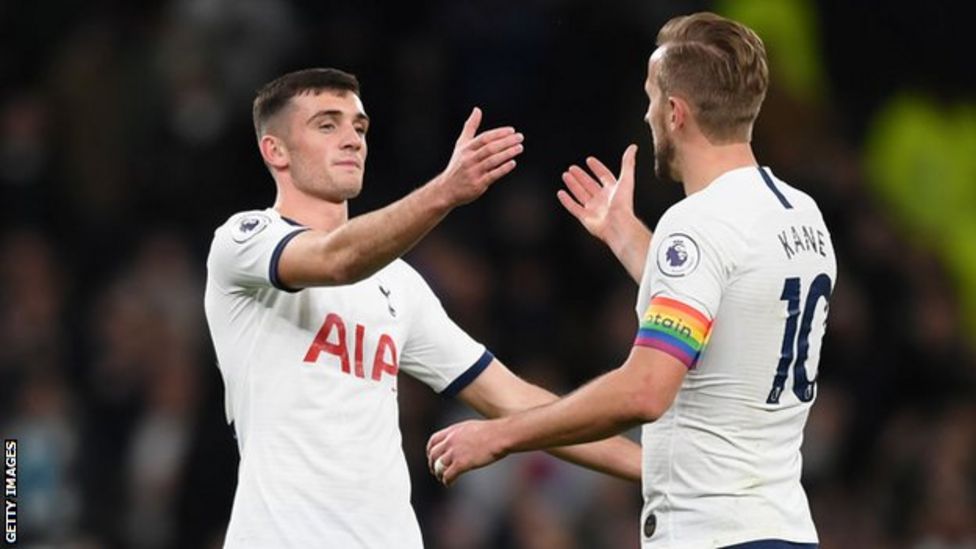 Tottenham striker Troy Parrott signs new deal until 2023 - BBC Sport