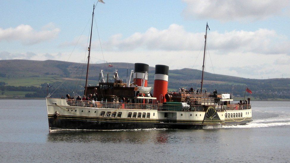 New masts in Waverley paddle steamer refit - BBC News