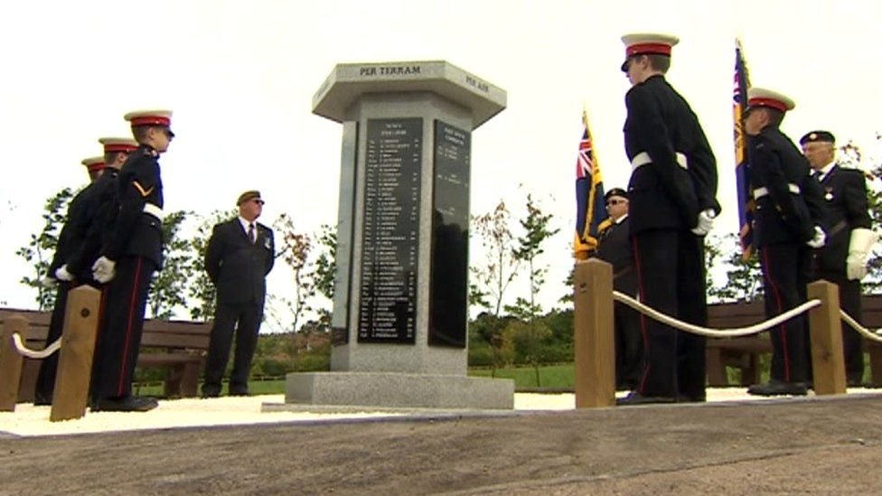 Soldier's death prompts new war memorial in Carlton - BBC News