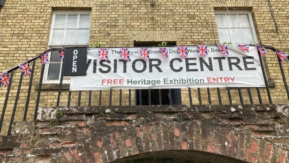 D-Day: Four sheets of loo paper and 10 biscuits - BBC News