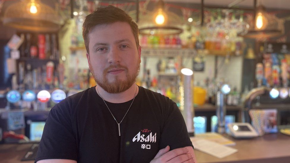 Nottingham's Ned Ludd pub to be converted into offices - BBC News