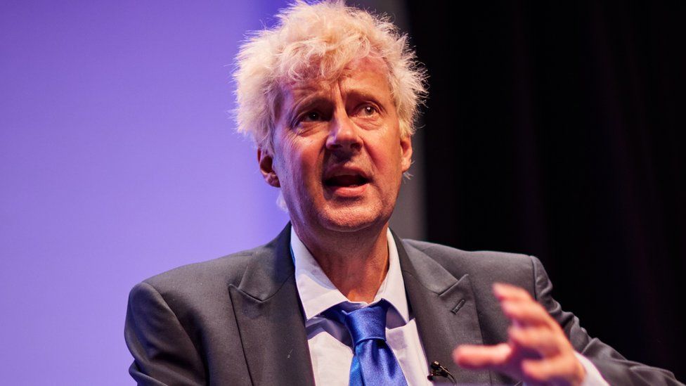 Spitting Image theatre director wants to 'honour its history' - BBC News