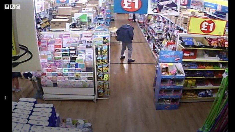 Peter Duncan screwdriver murder: Ewan Ireland jailed for life - BBC News