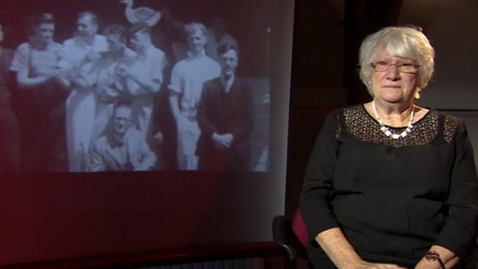 Deaf people's fight for rights on film - BBC News