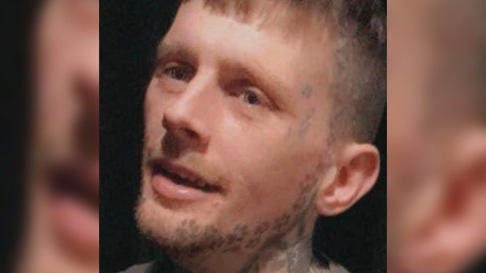 Tributes to Telford father-of-three after murder arrest - BBC News