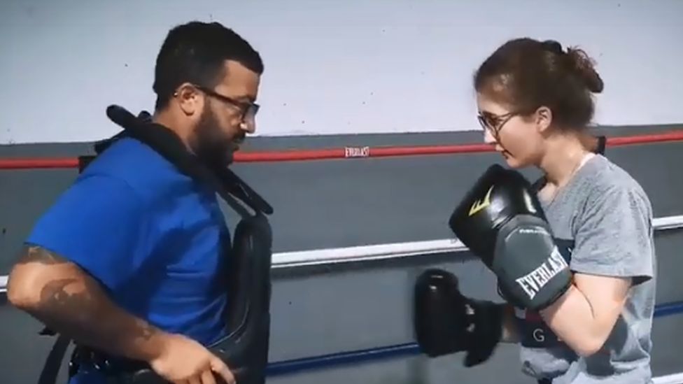 Empire Fighting Chance boxing club awarded £30,000 - BBC News