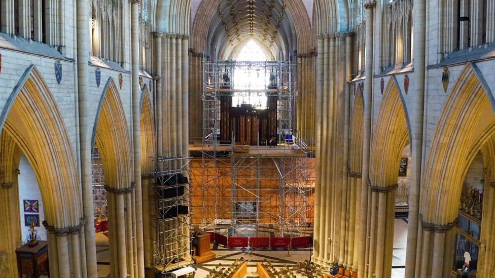 Historic York Minster organ pipes restored - BBC News