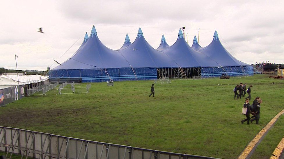 Newcastle's LooseFest music festival called off at last minute - BBC News