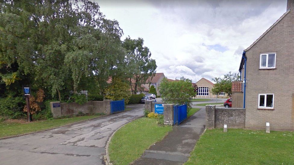 Plastic-free Ryedale school defends synthetic pitch plans - BBC News