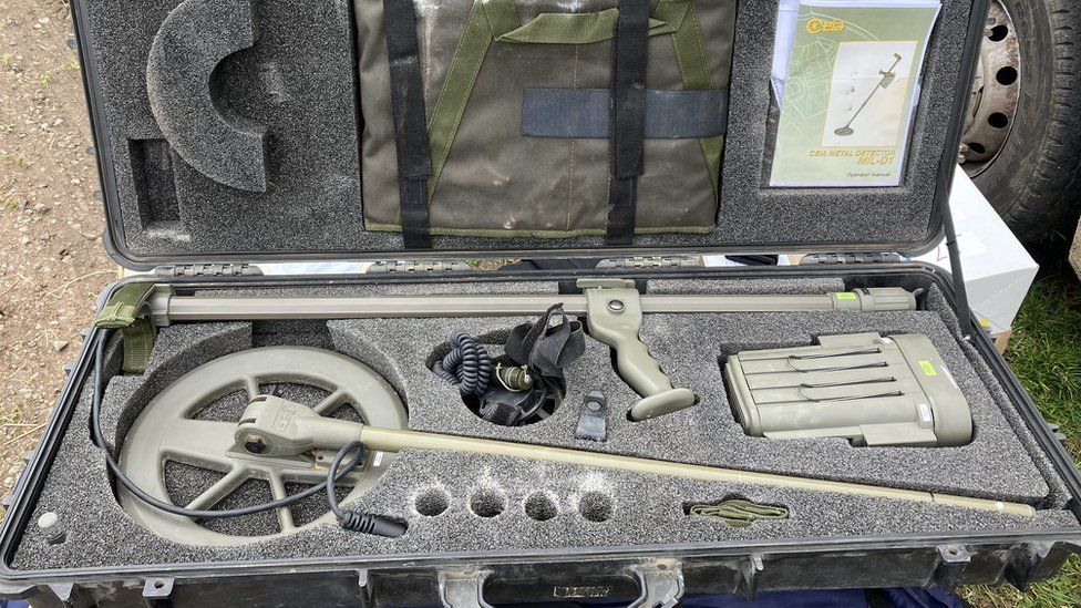 Ukraine: Ledbury man to deliver bullet proof vests and mine detectors ...