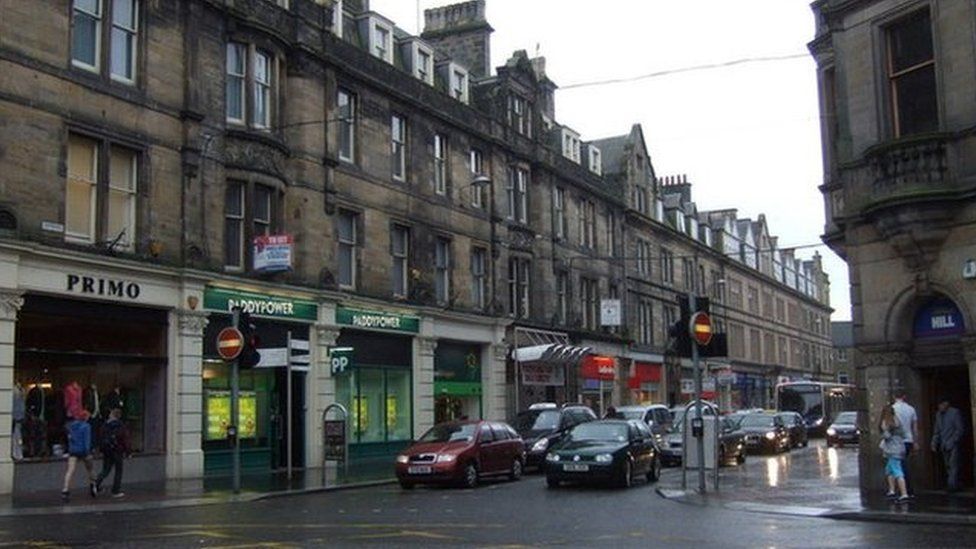 New equipment monitoring air quality in Inverness - BBC News