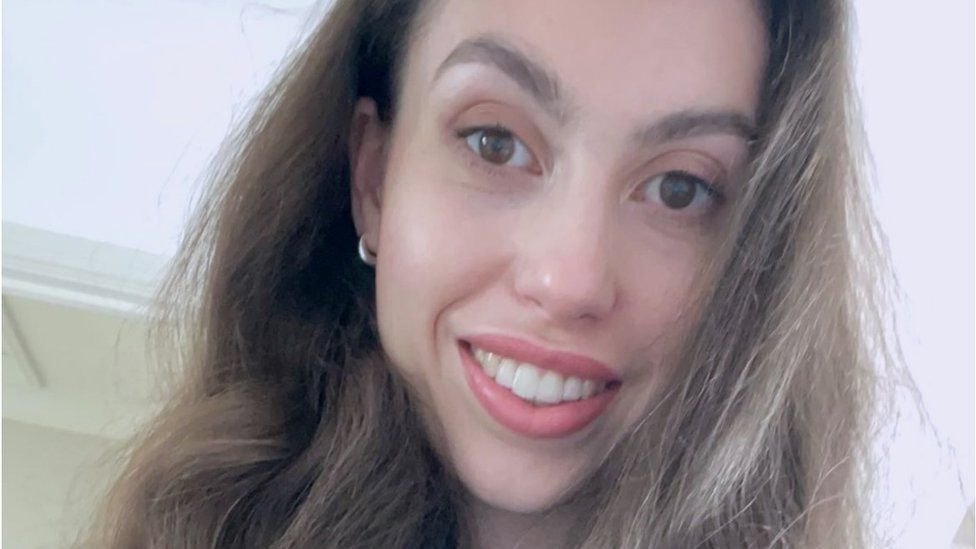 Sheffield surgeon praises 'game-changing' new-style pacemaker - BBC News