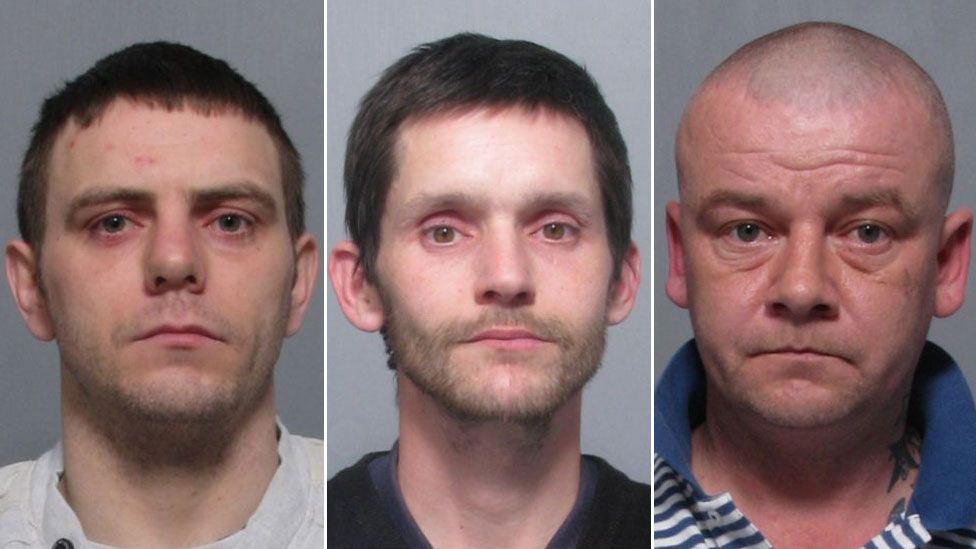 Acid attack victim Adele Bellis 'felt face melting' - BBC News