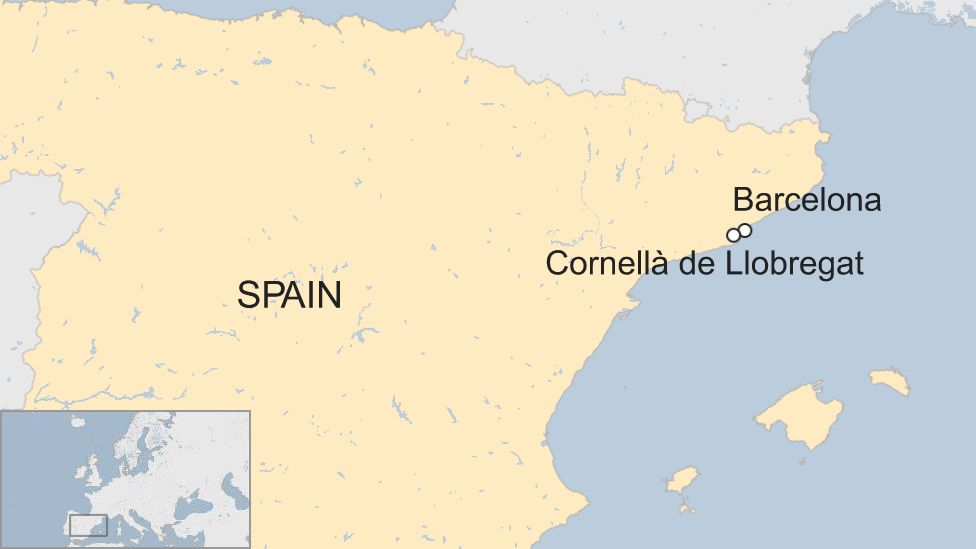 Knife attacker shot dead by police near Barcelona - BBC News