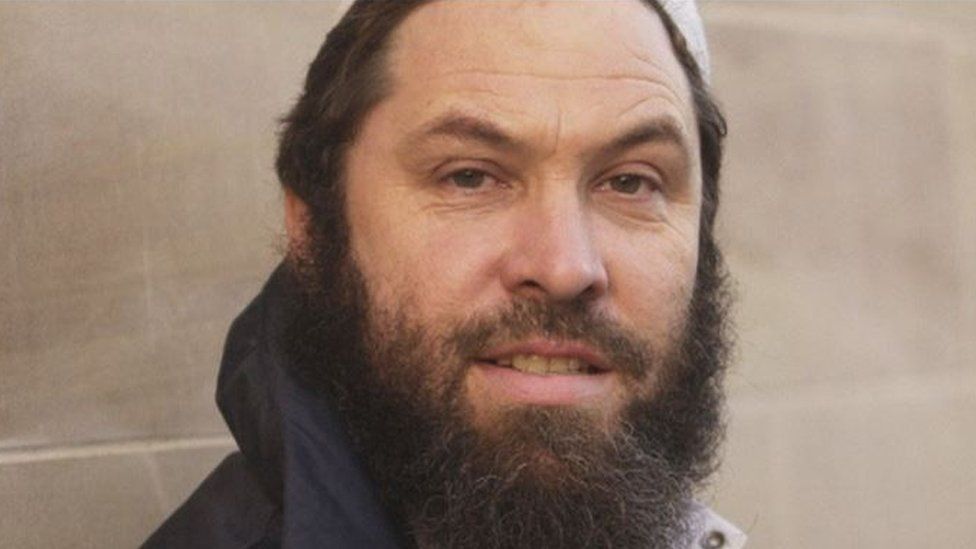 Dundee man James McLintock put on 'global terrorist' list - BBC News