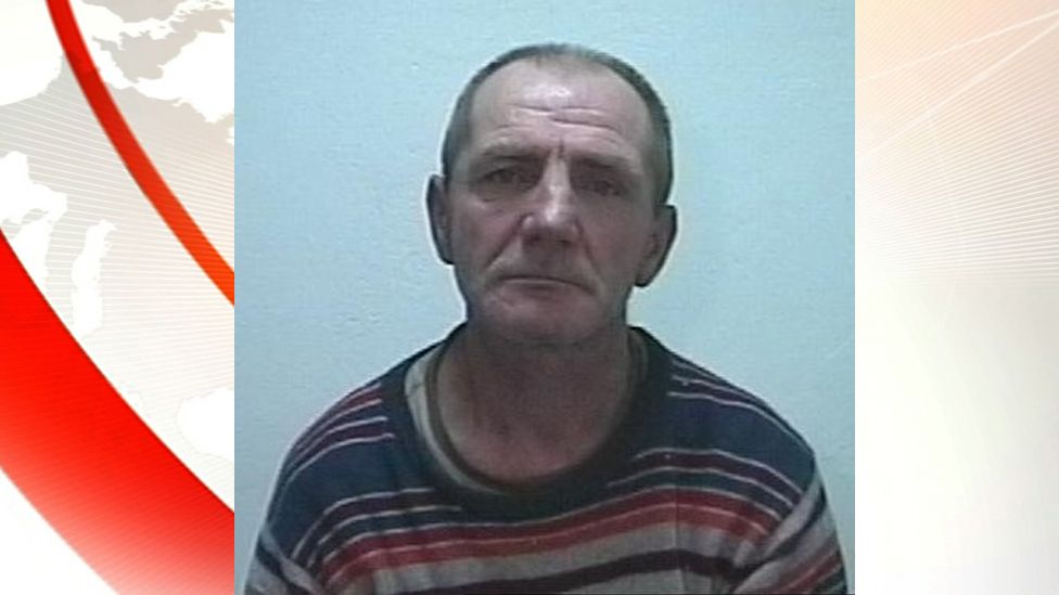 Murder arrest in Leeds Burley Park death - BBC News