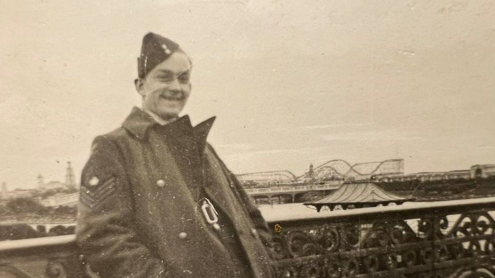 World War Two Lancaster pilot receives medal on 100th birthday - BBC News