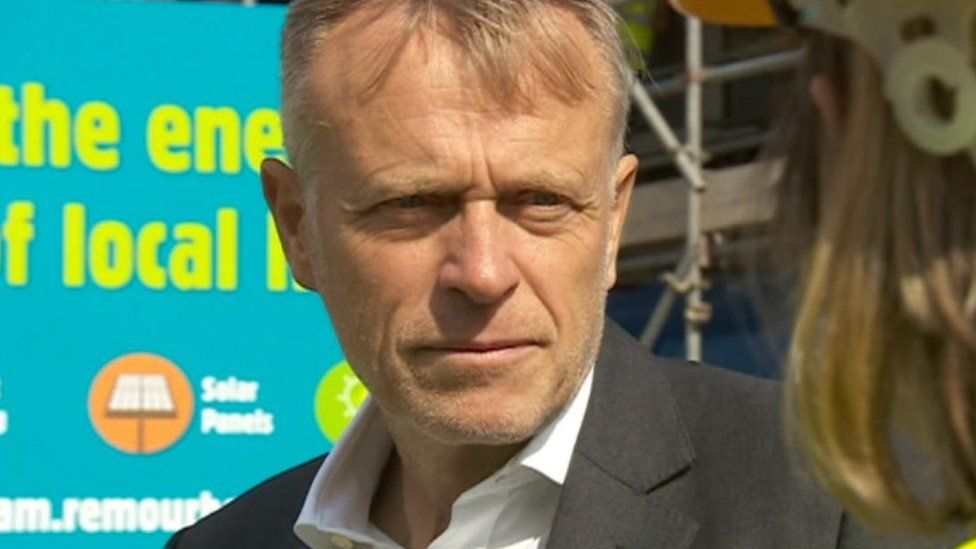 Nottingham City Council leader Jon Collins to step down - BBC News