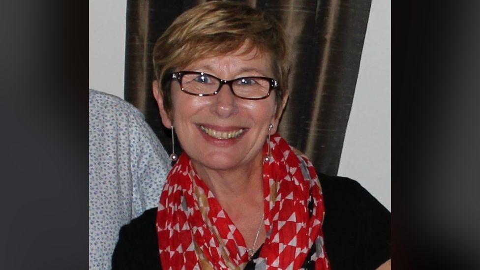 Covid-19: Importance of touch and other lockdown lessons - BBC News