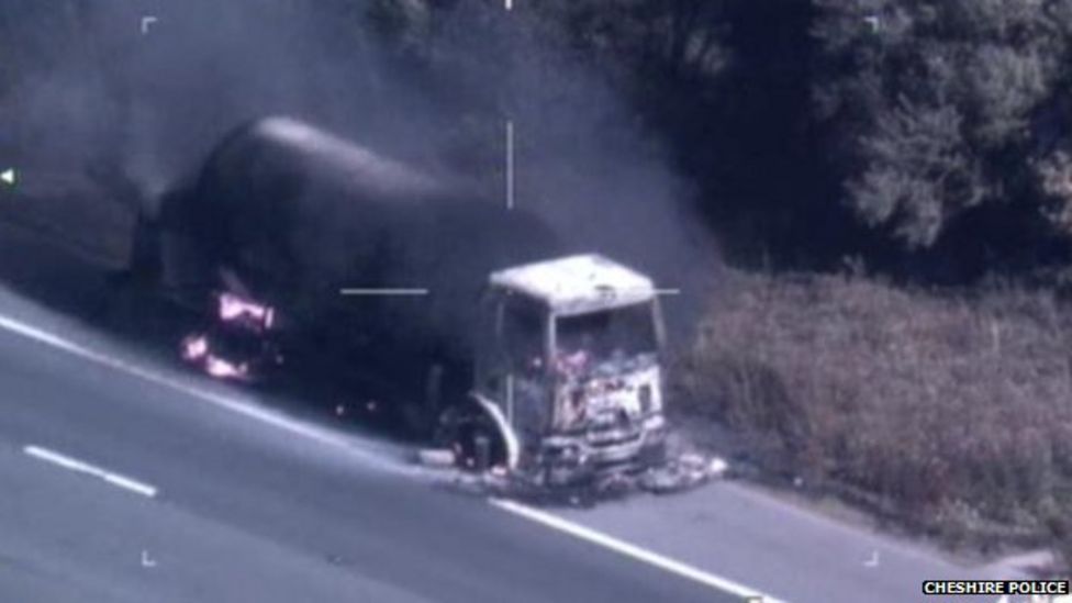 Propane tanker fire shuts M56 motorway near Chester - BBC News