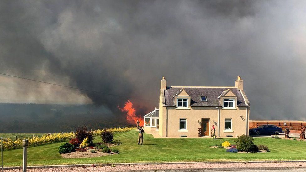 Fire crews battle latest Moray wildfire - BBC News