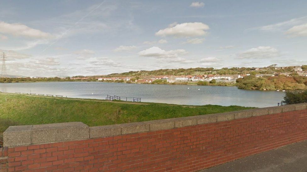 Man who died after Ormsgill Reservoir swim named - BBC News