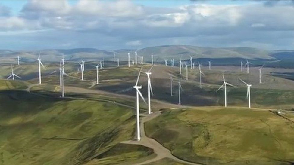 SSE sells Clyde wind farm stake for £355m - BBC News