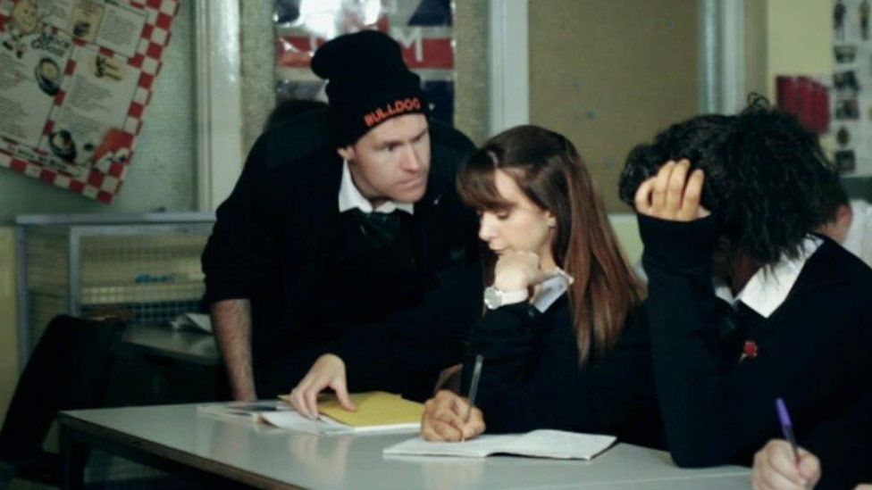 Call to 'overhaul' bullying in schools across Wales - BBC News