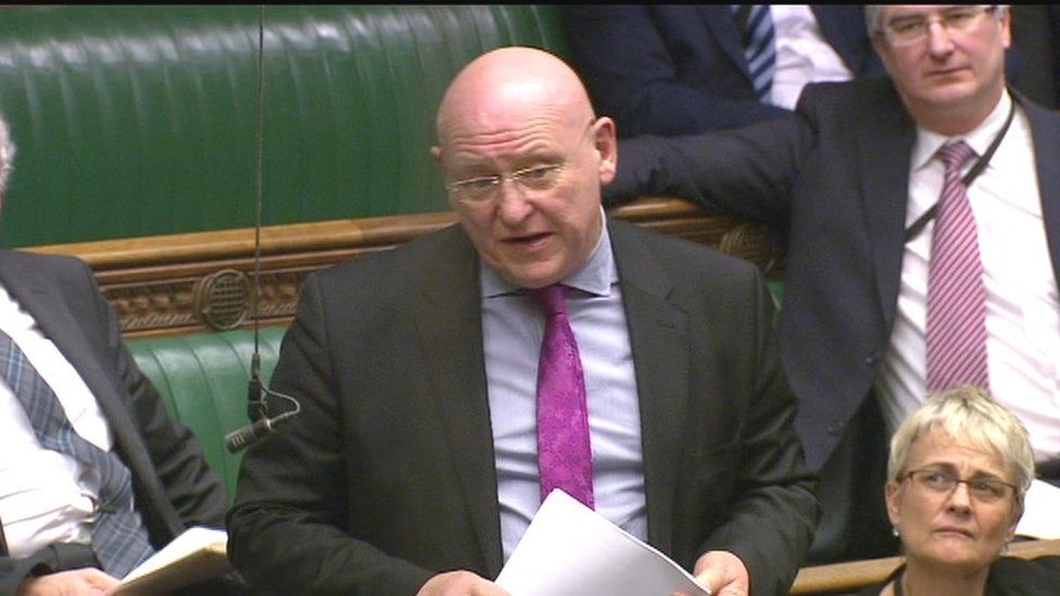 Plaid Cymru bid for official opposition role at Westminster - BBC News