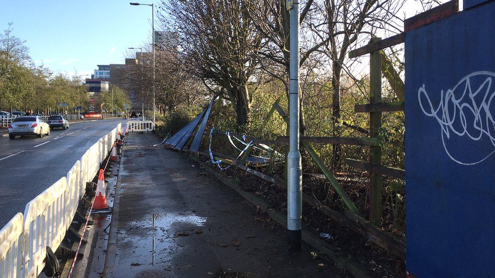 Ipswich fence collapse: Three women seriously injured - BBC News