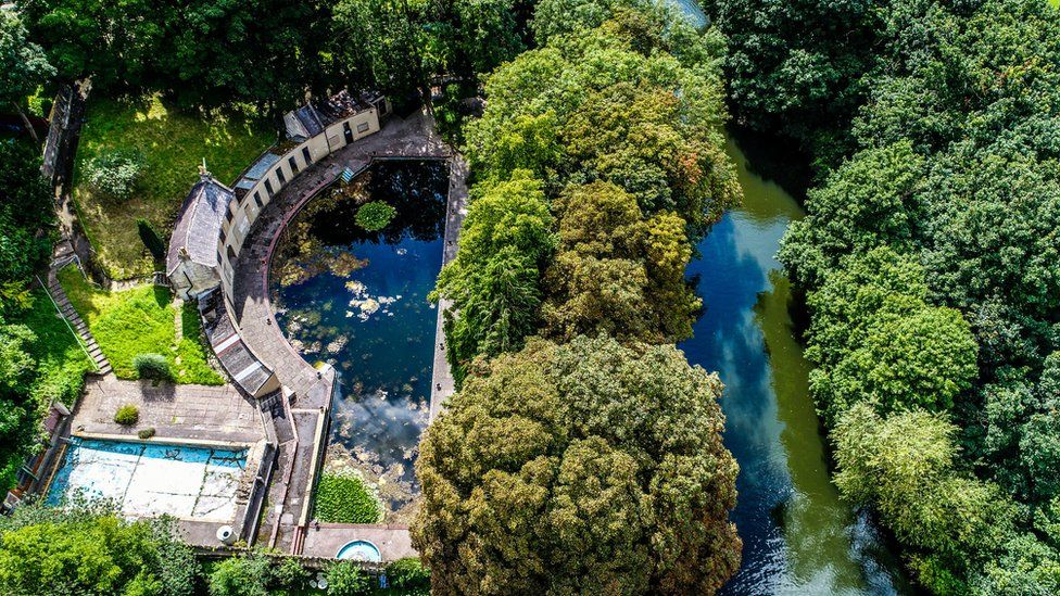 Cleveland Pools 'needs public donations' to reopen - BBC News