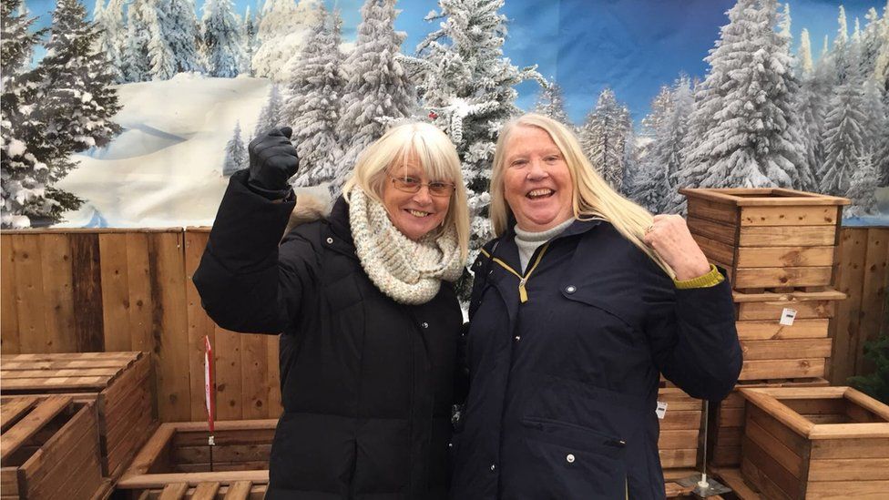 Clacton Christmas Wonderland wins High Court battle - BBC News