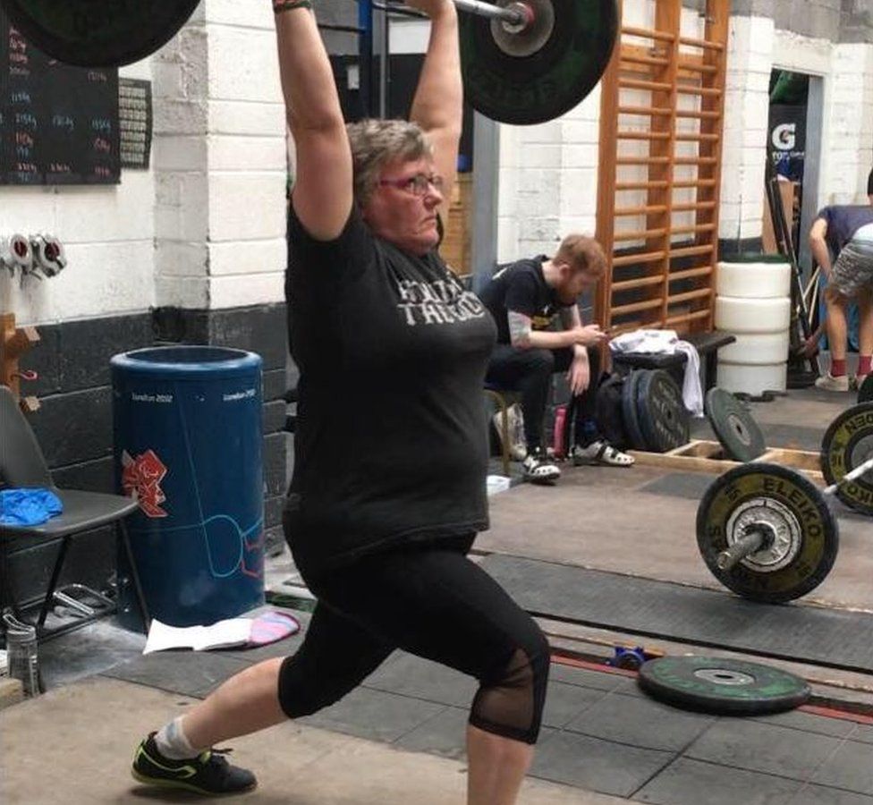 'Os alla i wneud o, dydi hi ddim yn rhy hwyr i neb' - BBC Cymru Fyw