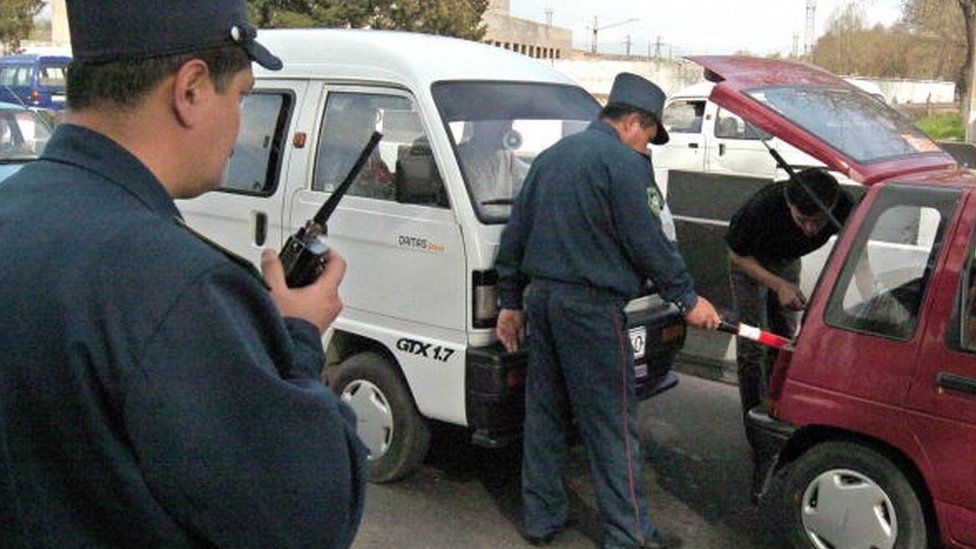 Uzbek transport police banned from hiding behind trees - BBC News
