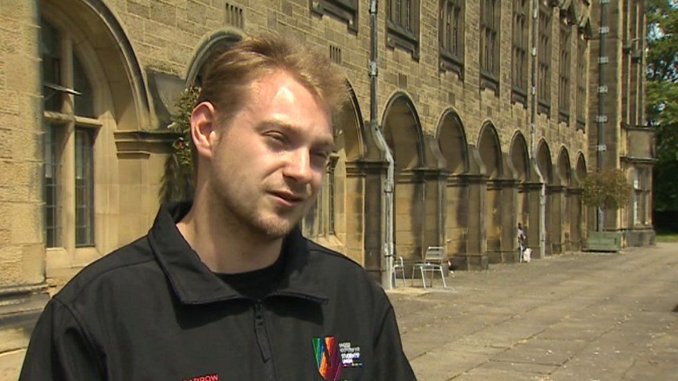 Bangor students targeted in wrong bins and recycling fines plan - BBC News