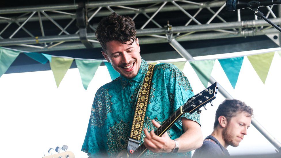 Lluniau: Gŵyl Canol Dre Caerfyrddin - BBC Cymru Fyw