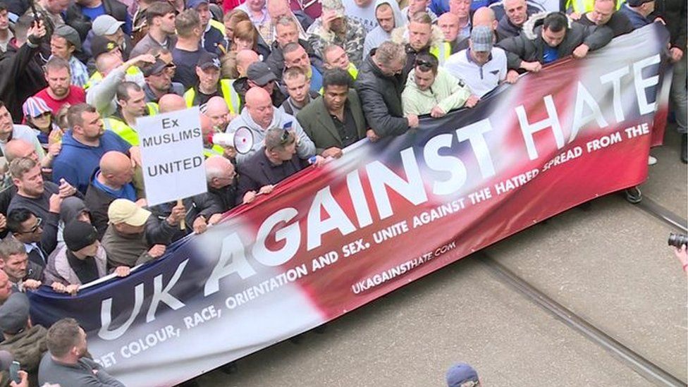 Arrests made as Manchester protest by UK Against Hate 'turns nasty ...