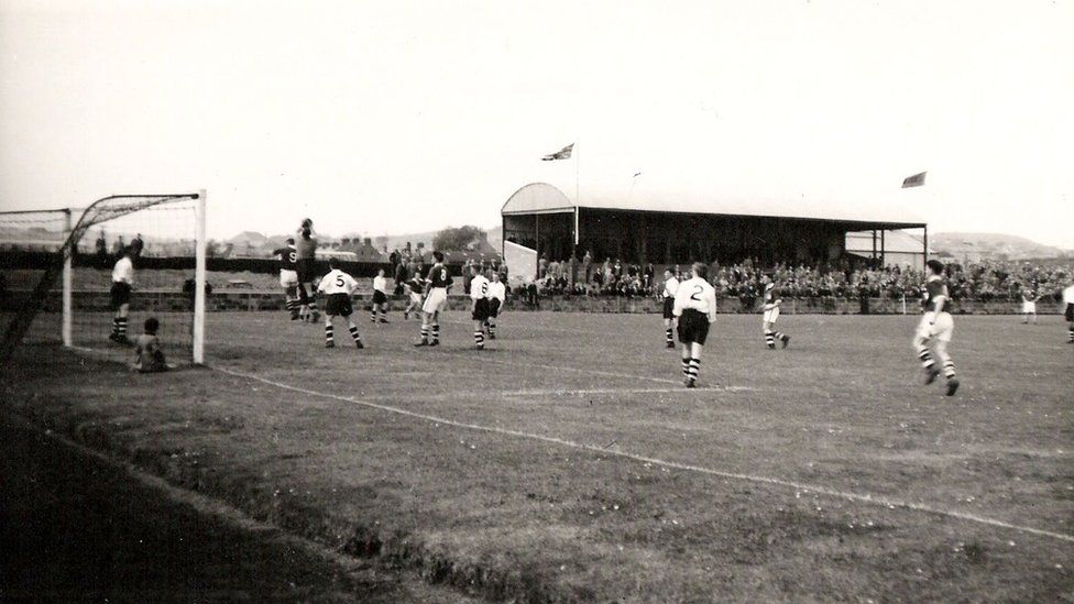 Ards FC: Reasons for hope for Northern Ireland football's nomads - BBC News