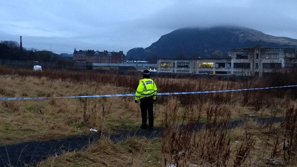 Body found at Edinburgh business centre identified - BBC News