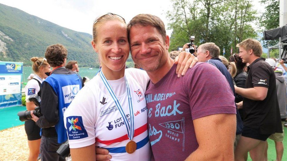Steve Backshall and Helen Glover get married - BBC Newsround