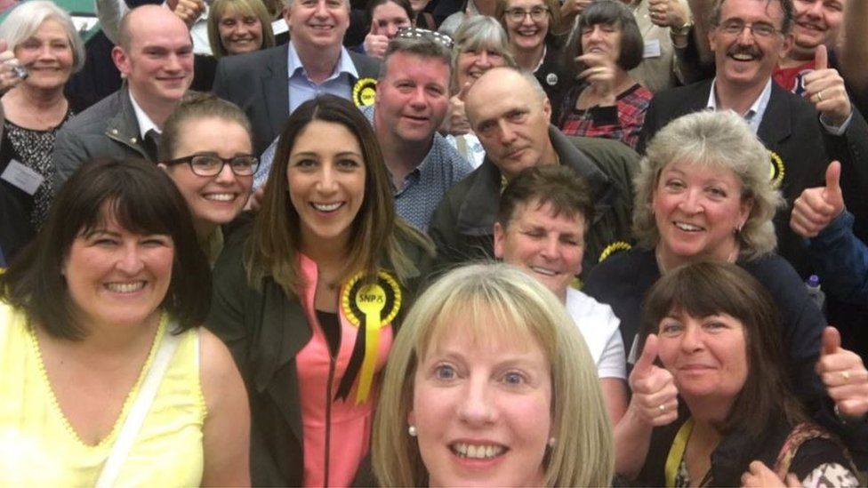 Holyrood 2016: SNP hold Tayside and Central seats - BBC News