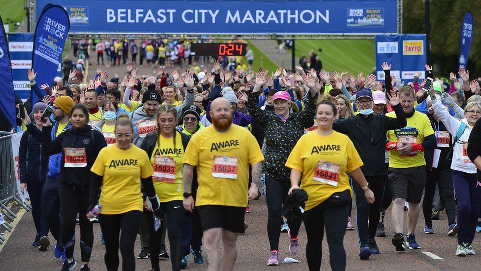 In pictures: Belfast City Marathon 2021 - BBC News