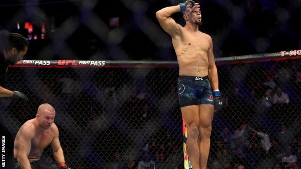 UFC fighter Johnny Walker in 'worm' move fail - BBC Sport