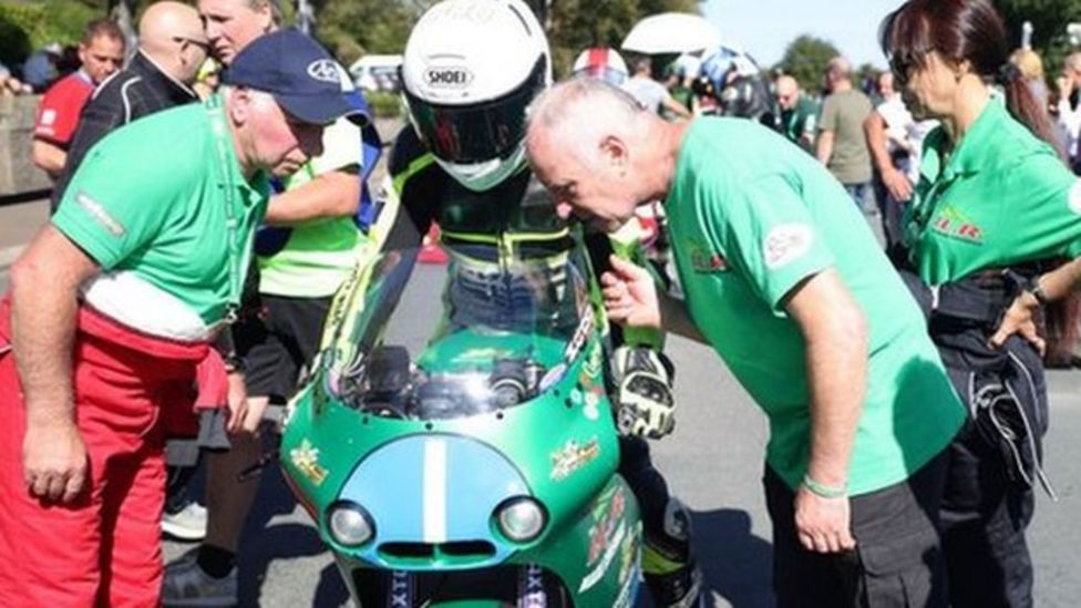 Manx Grand Prix: Lee Johnston storms to victory in Classic Senior race ...