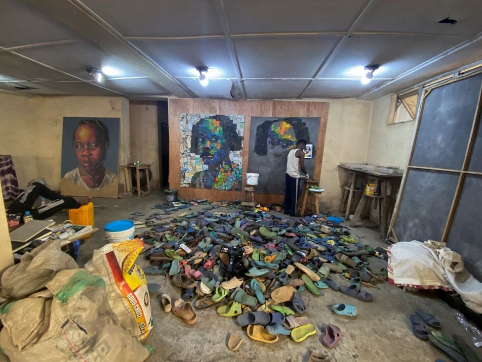 The Nigerian artist turning discarded flip-flops into artwork! - BBC ...