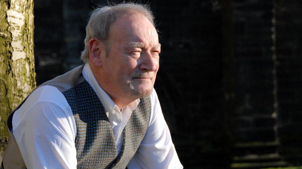 Tributes paid to Scottish composer John Maxwell-Geddes - BBC News